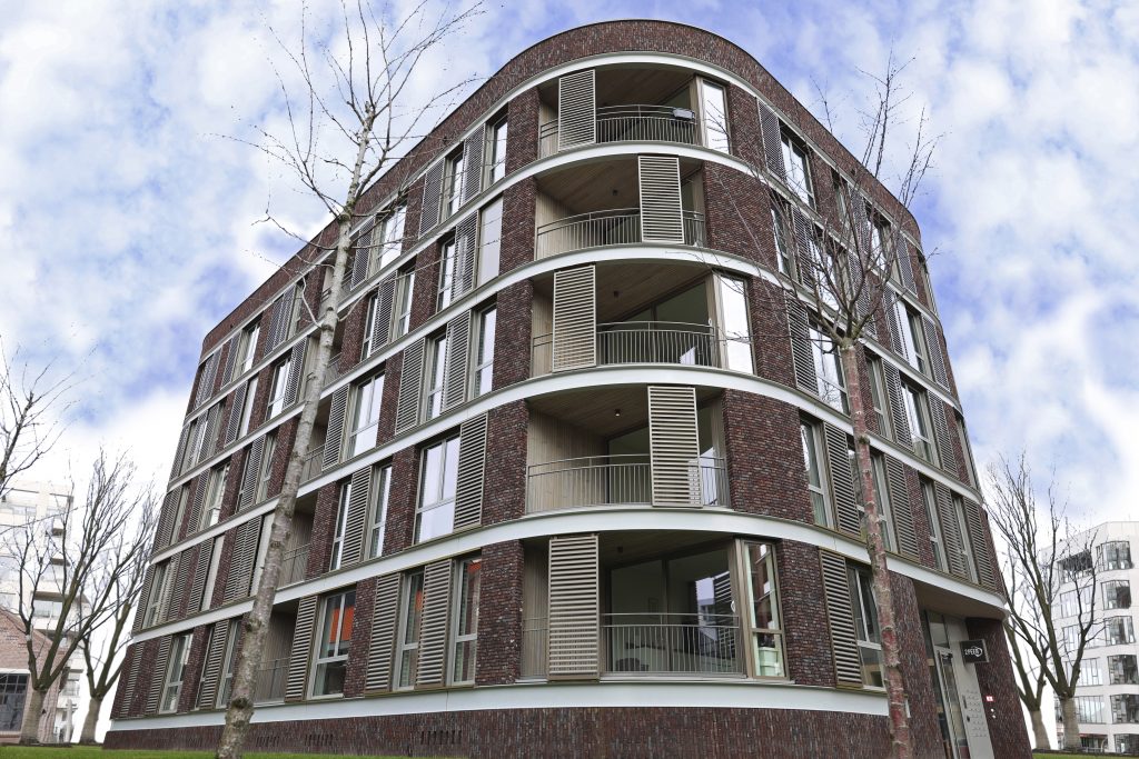 Flexibility and Elegance with Renson Loggia Sliding Panels