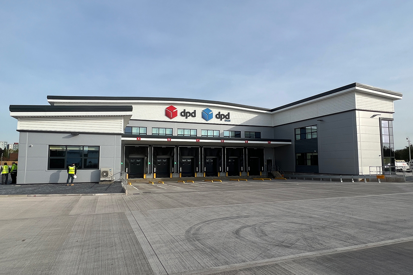 EJOT Colorfast delivers for DPD’s new parcel hub